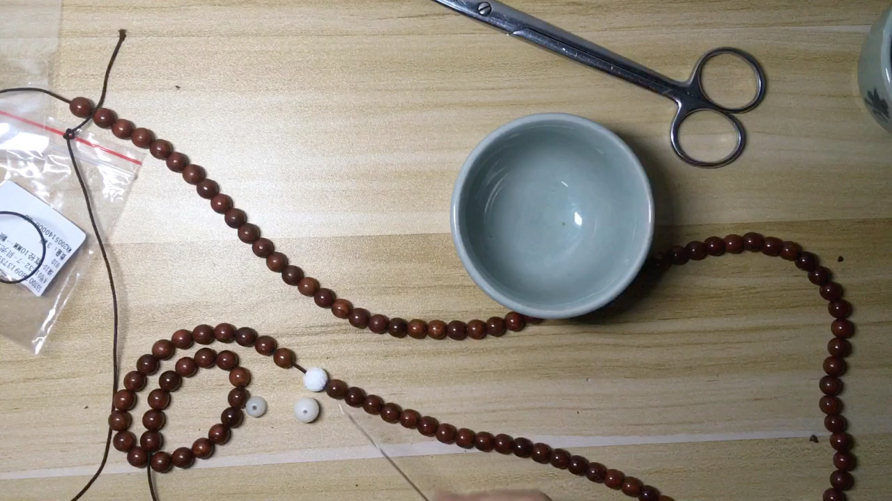 【业余串珠匠】我以为的生日礼物,老刘的日常要求——108血檀念珠