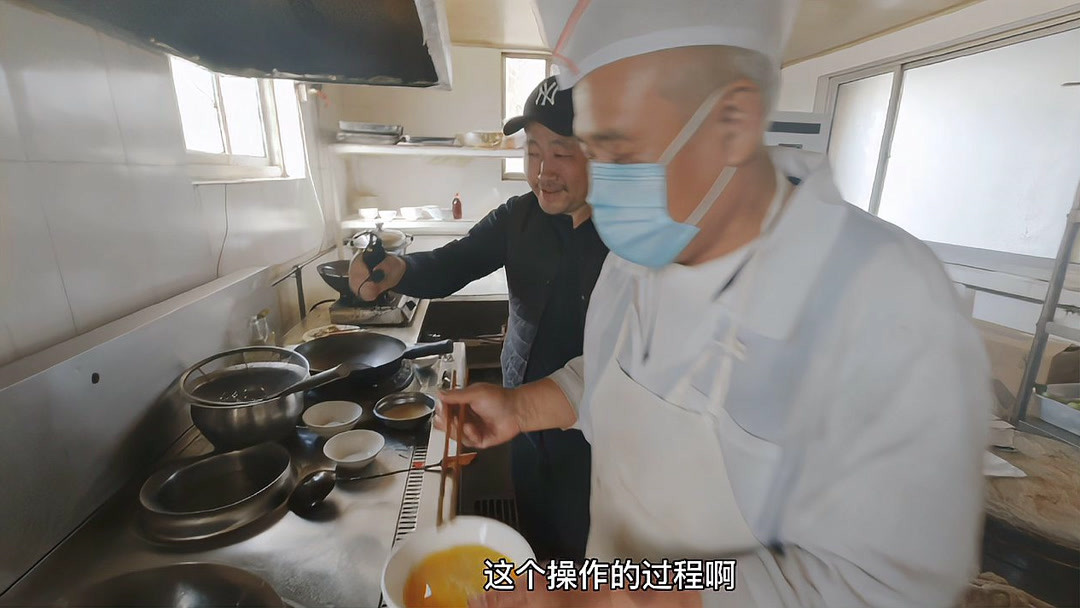 河北唐山丰润,71岁大厨分享,一道做了35年的赛螃蟹,仅20元一盘