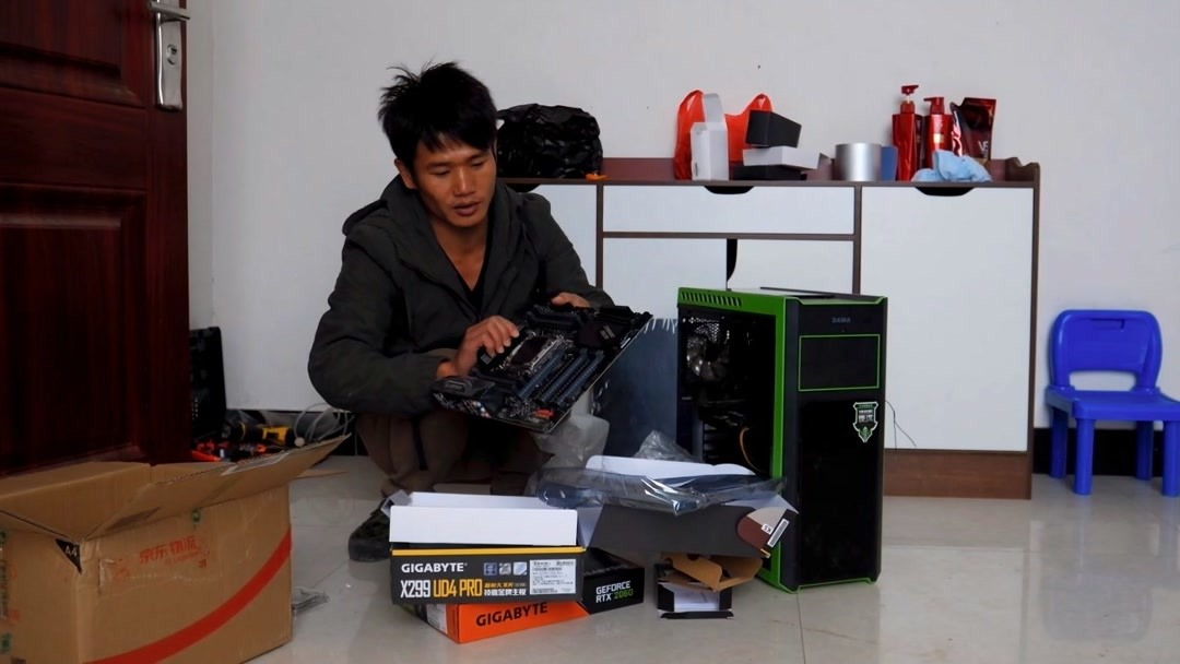 小志花万元升级电脑配置,自己亲自组装,节省了好多费用