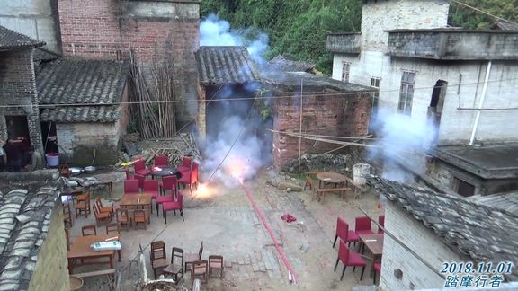 三阳时节,实拍广西农村拜大众山聚餐开会实况!网友:挺有意思!