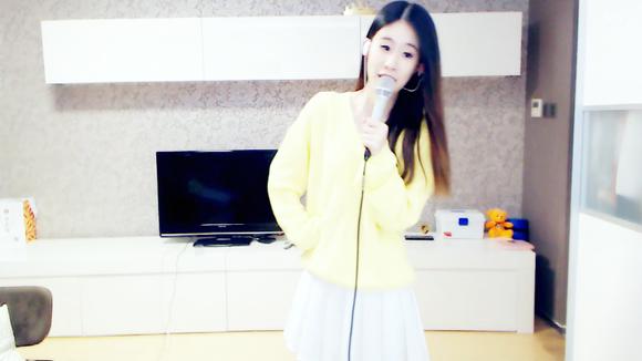 美女翻唱阿涵伤感情歌《过客》我只是一个过客,从你的世界路过?