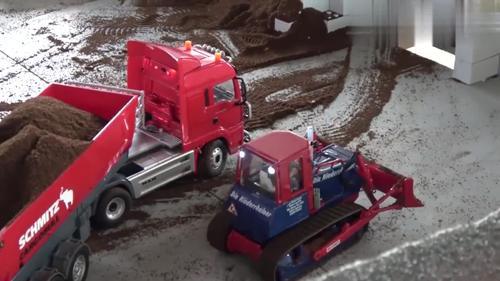 仿真模型,几辆挖掘机,一起操作,效率成倍提升!