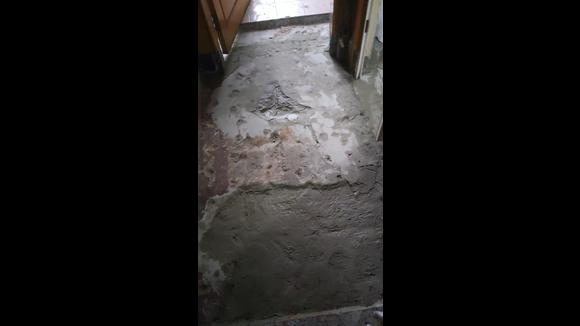 卫生间前期用水不漏找平