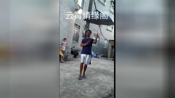云霄永安表演小雨伞