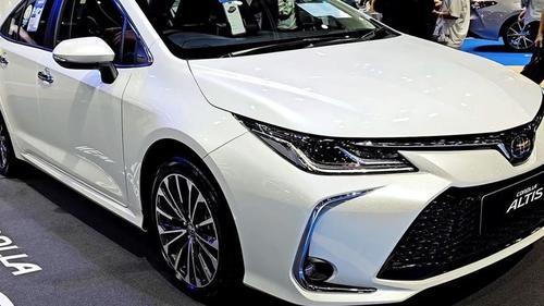 搭载1.8L双擎能源,崭新2023款丰田卡罗拉车型介绍及落地参考