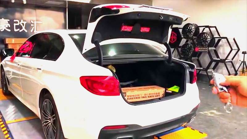 改装电动尾门多少钱?宝马5系改装电动尾门,双杆电吸,遥控启动