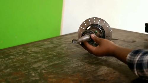 自制一辆四轮电动车,骑出去,回头率不是一般的高!