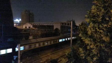 Z50次出郑州站-火车视频2018