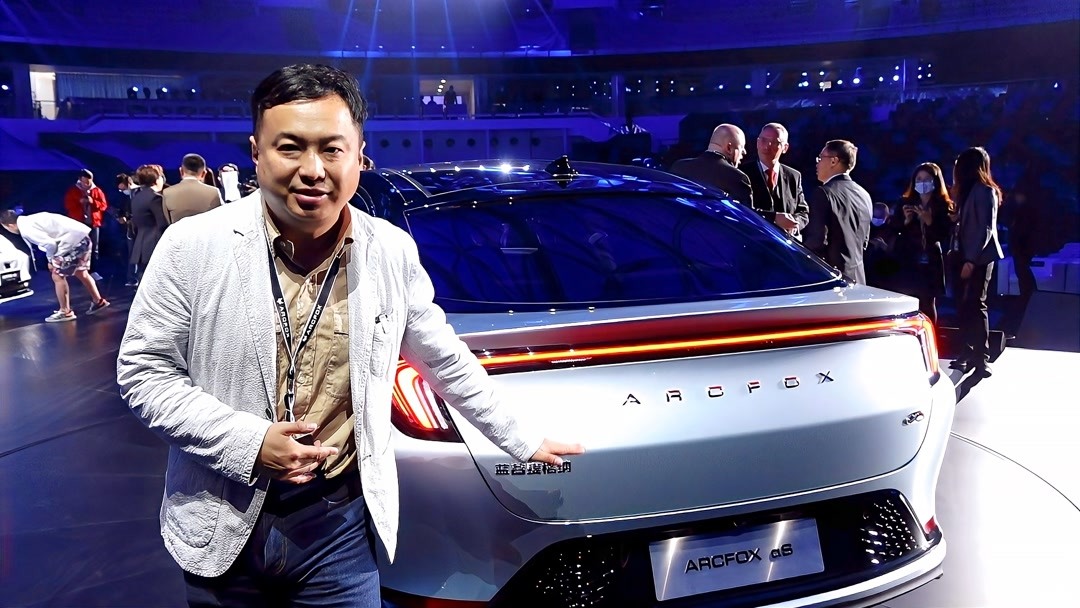 华为出手果然王炸!极狐阿尔法S售25.19万,搭载华为自动驾驶