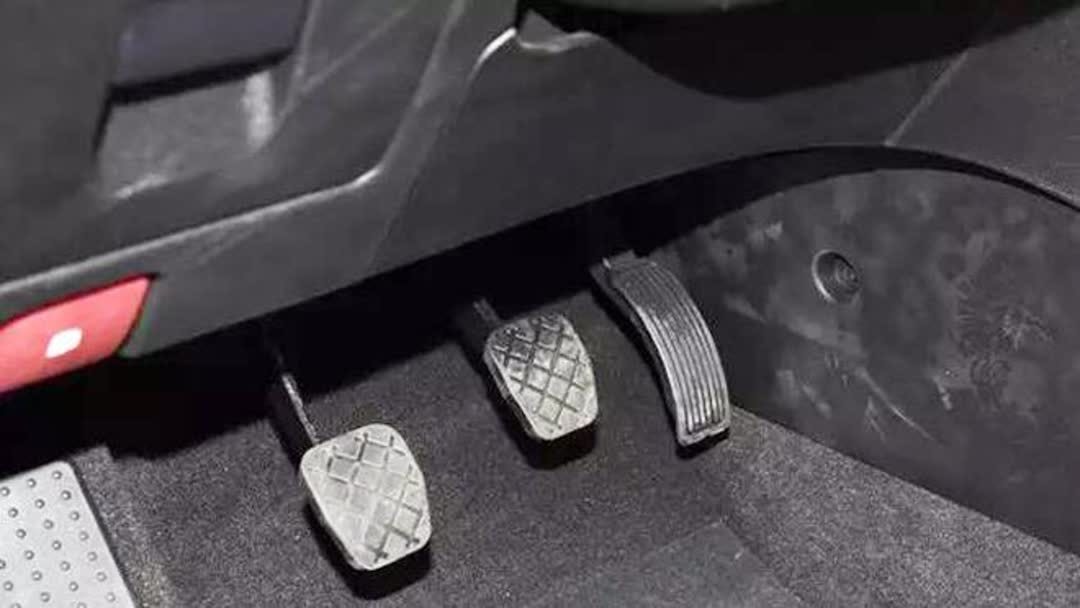 老司机教你手动挡快速起步小诀窍,这样做才能又快又稳又不顿挫!