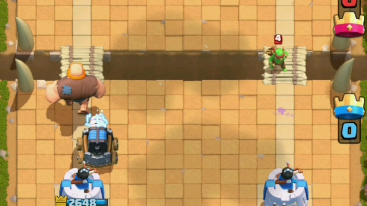 皇室战争2阶玩狂暴电车[狗头]