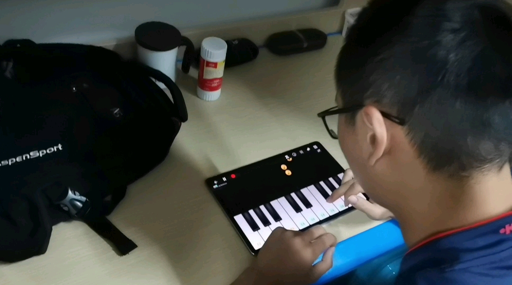 21城轨通信信号技术CG210135王思源公共艺术(音乐)期末演奏作业