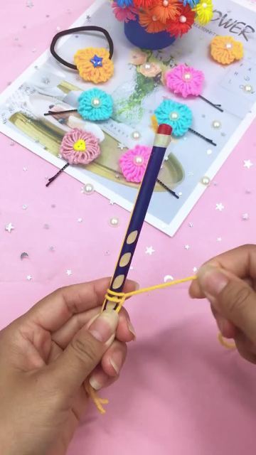 用毛线编织的小发卡,戴上真的可可爱爱#手工##编织##手工大全#
