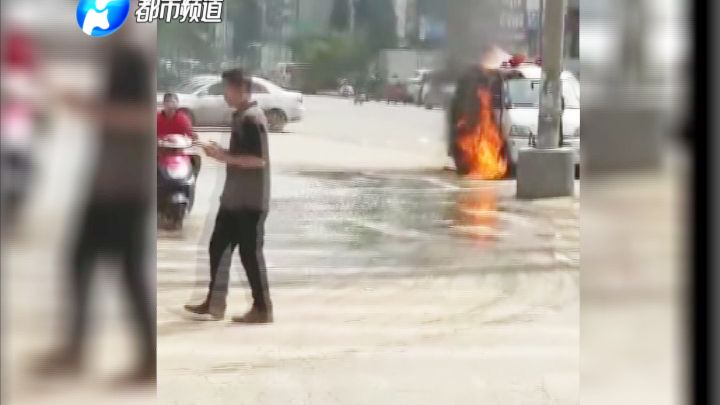 伊川一男子刀刺城管,点燃城管执法车,警方通报人被刑拘!