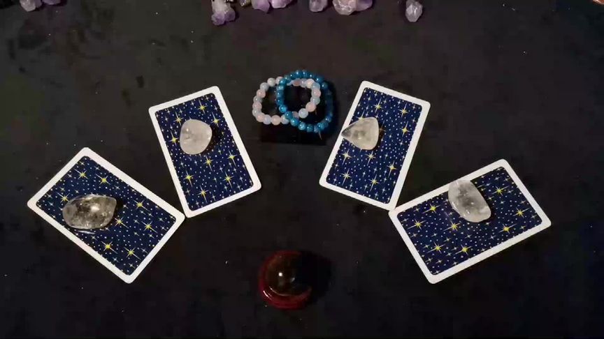 塔罗测试:你心中想的那个人对你的真实看法?Ta是真心爱你的吗?