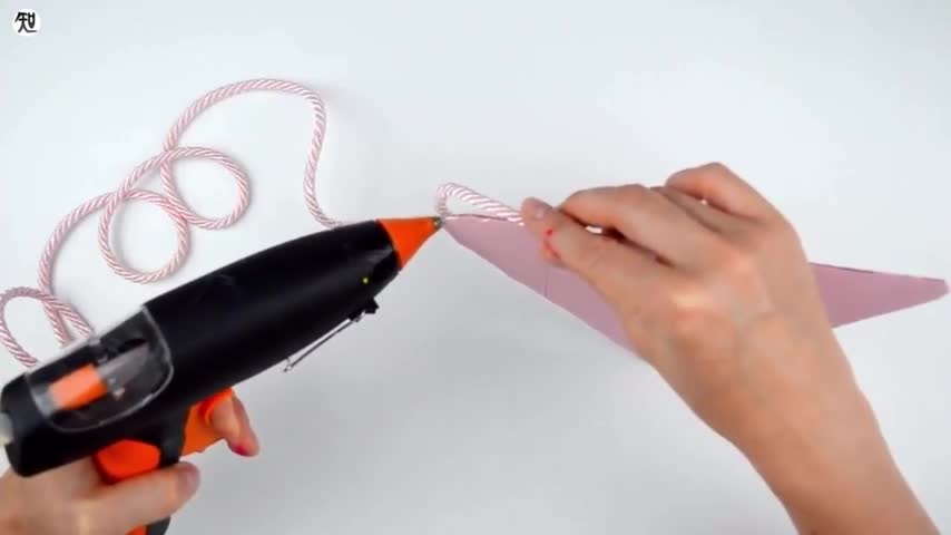 手工制作DIY,教你制作一个漂亮的笔筒