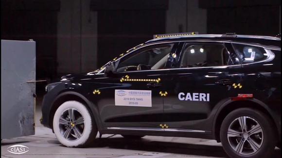 比亚迪唐#碰撞测试 来了#抖音小助手 #国产车骄傲