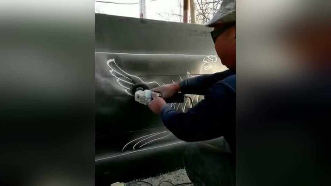 高手在民间 这凤凰画的太霸气了 一个疏忽整个石板都废了