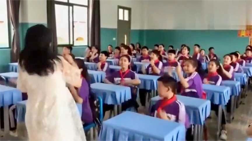 怀化小学生舞蹈走红网络,激情的老师、欢乐的孩子们!