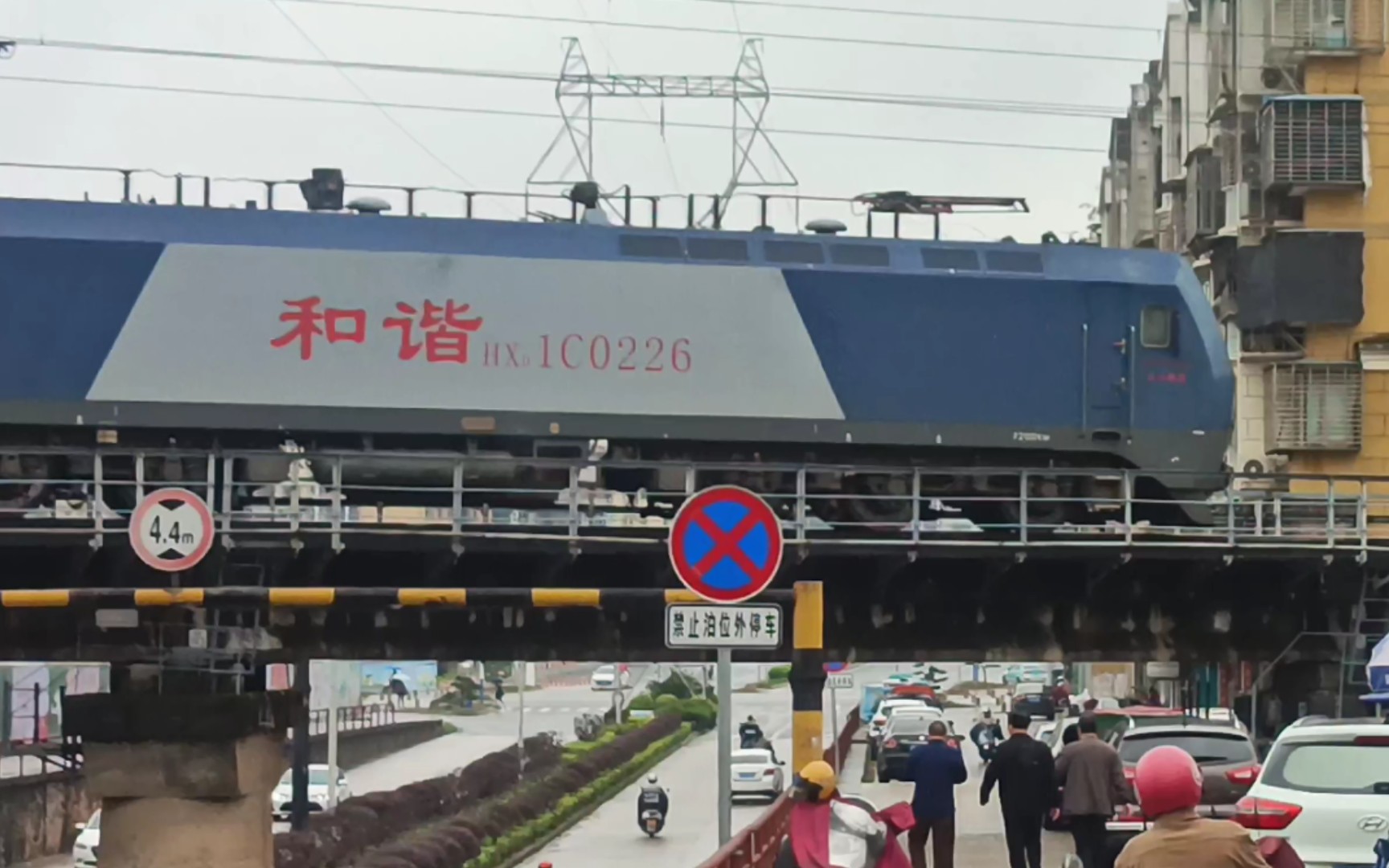 HXD1C回送25B型客车(抢救性拍车,画质没那么好)