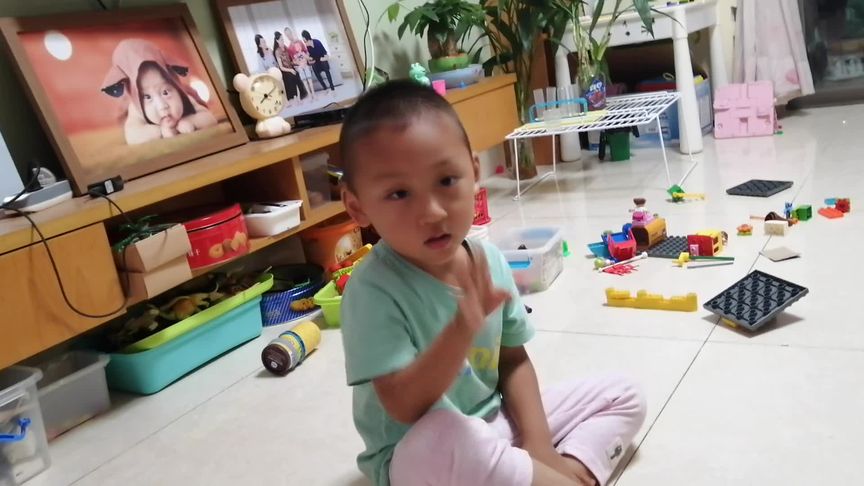 三岁多的宝贝自己知道了加法和减法的意思