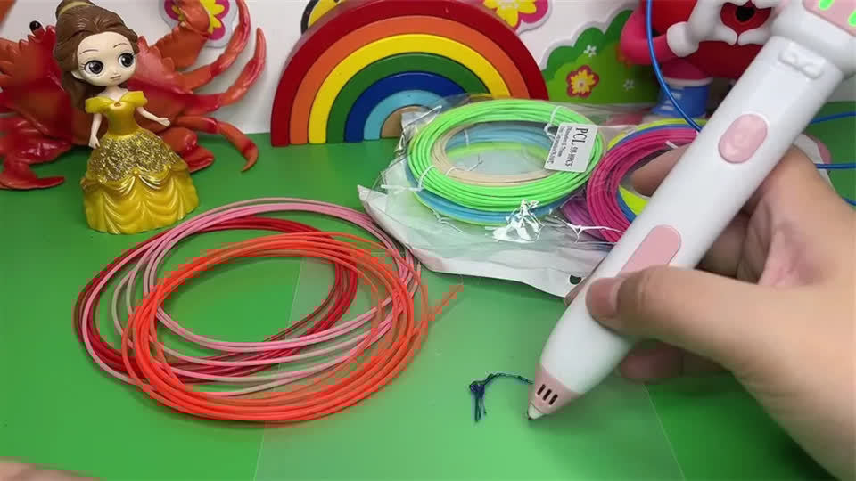 用3D打印笔来做一个小戒指吧