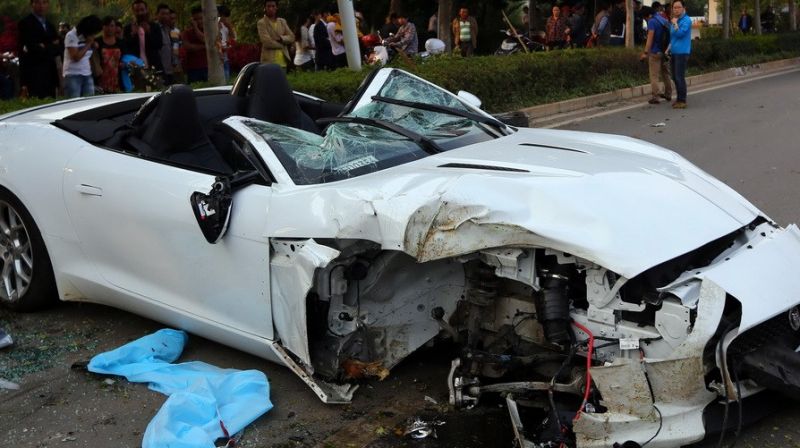 行车记录仪下记录的惨烈车祸,教你避免被误伤