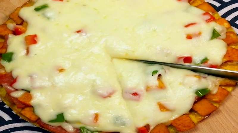 家庭版的披萨,制作简单又好学,喜欢的朋友一起学习一下吧