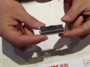 怡思礼-奔腾女士剃毛器使用说明