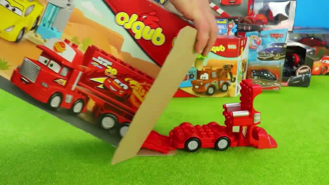 工程车动画:环卫车,铲车和货车