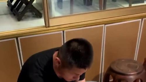 红木家具榫卯结构,这个物品名曰马未都,现代人很少能见到这么高级的...