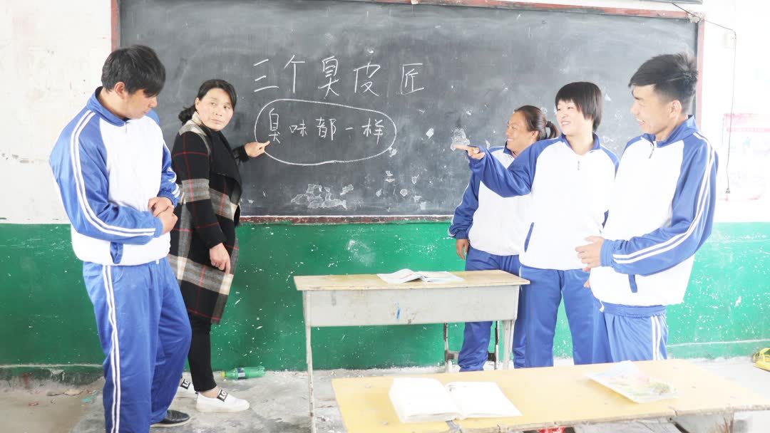 老师让学生对诗,这种答案只有学渣能想的出来,过程太逗了