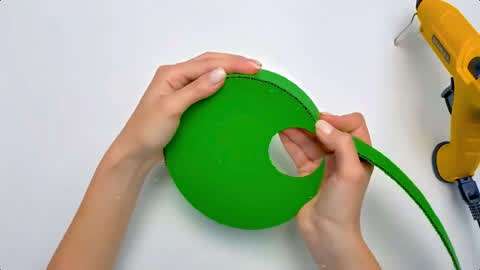 山姆DIY:超炫酷的冲锋枪纸板发射器DIY,让朋友大吃一惊!