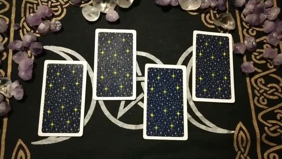 塔罗预言:默念对方的名字,秒测出Ta的想法以及你们的未来走向