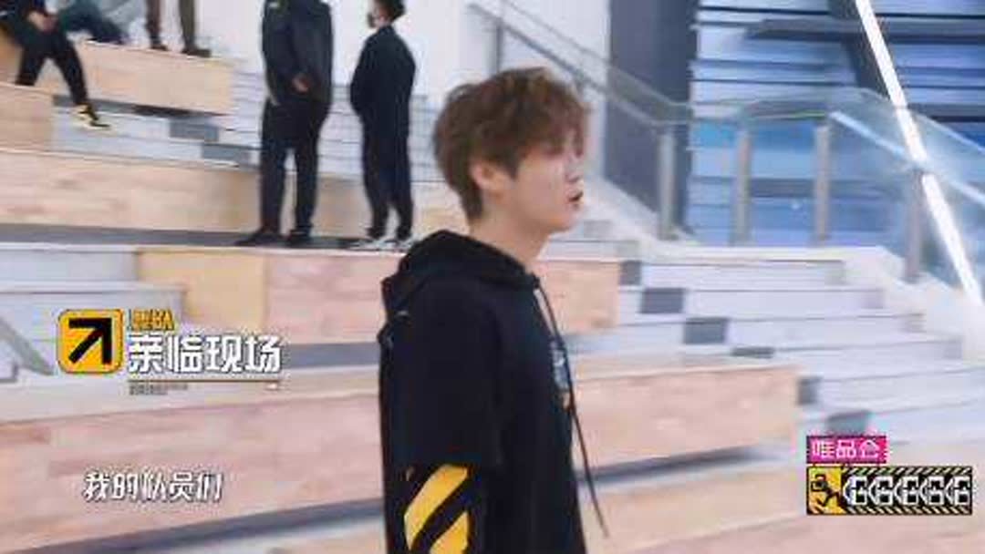 王勉沉迷QQ炫舞 鹿晗张颜齐在线教学