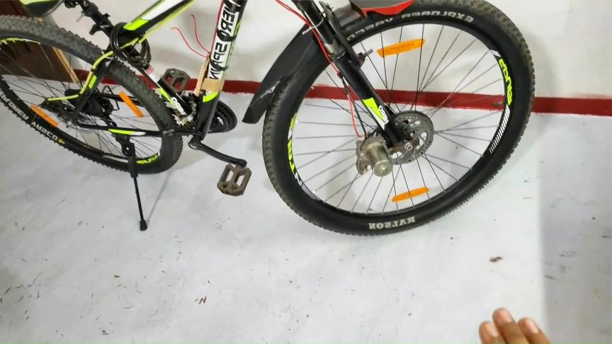 民间牛人300元成本自制电动车自行车加个电机(小型马达)手工制作