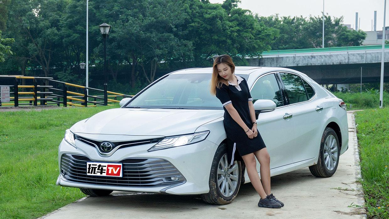 18万不到为何这款家轿男女老少都通吃?试驾新款凯美瑞!