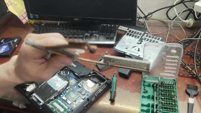 笔记本自动关机?死机?手把手教您给笔记本清灰