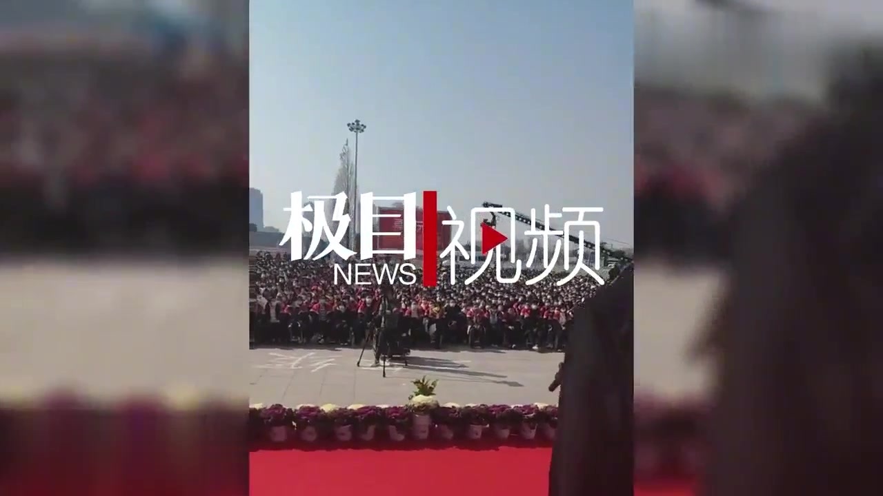 无臂学长重回母校,励志演讲感动全校师生