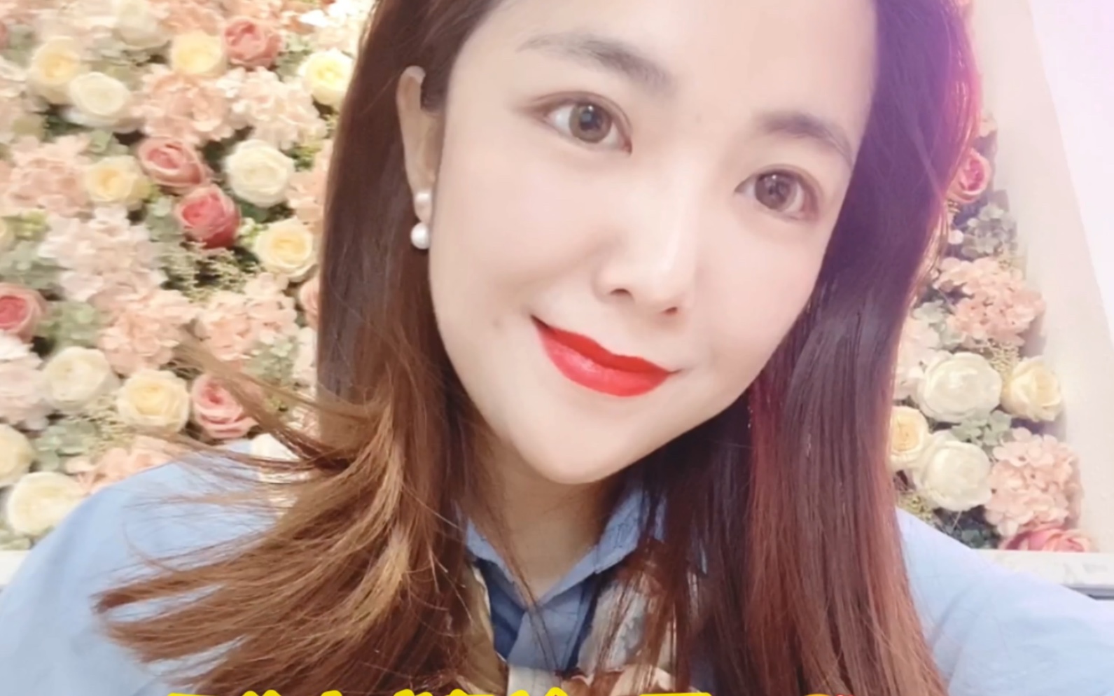 ...精灵种植蘑菇 | 午餐多种蔬菜 | 咖啡厅工作 | 晚上家附近酒吧小酌一杯 |