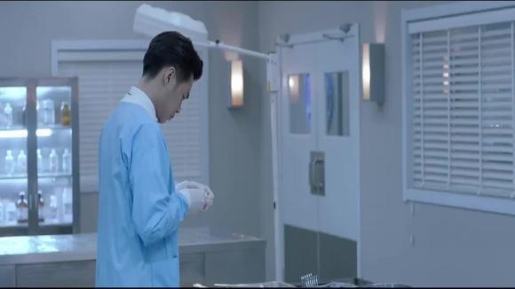 法医秦明:秦明和大宝一起做尸检,拿起大钳子就上,太恐怖了