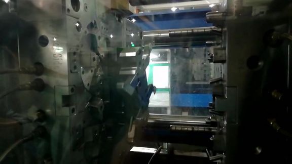 双色模具注塑机底盘旋转示意演示