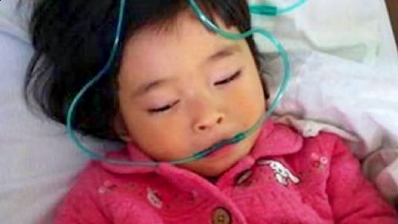 3岁女儿干呕不止,医生手术16个小时,取出的东西让父母当场崩溃