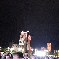 天空里飘着 