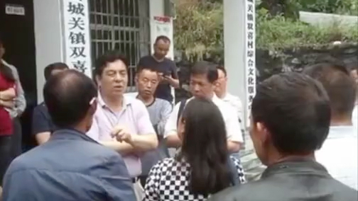 女子举报家乡环境获刑,二审时检方撤诉:不符合起诉条件