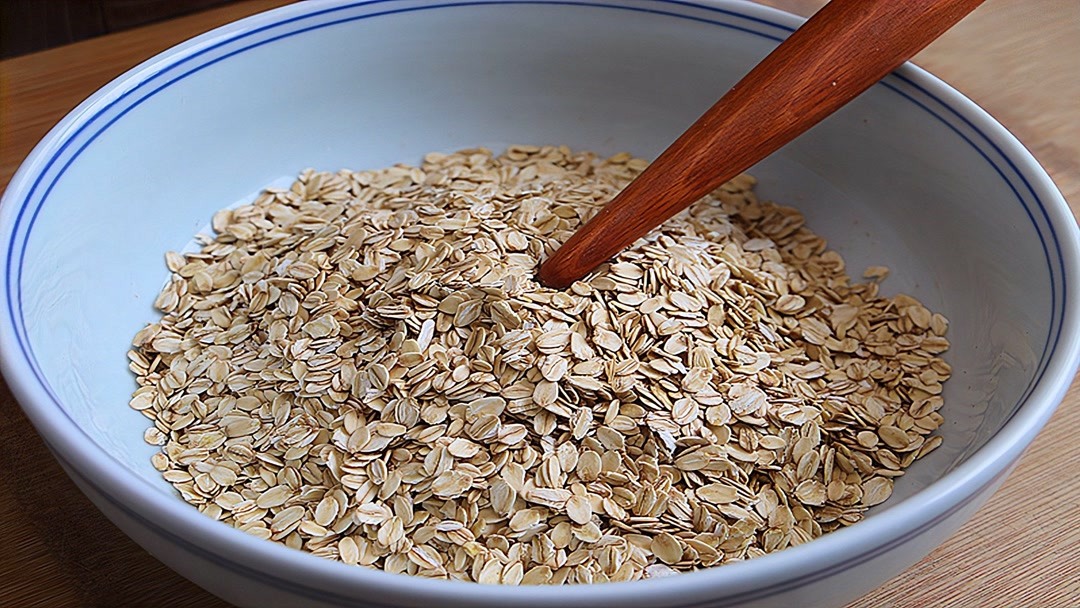 燕麦学会这样做,比油条好吃,每次一大盘都不够吃,真的太香了