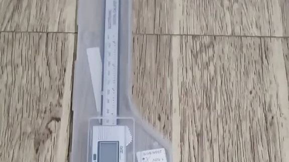 #文玩发烧友 #古玩 #收藏品 电子屏显示游标卡尺