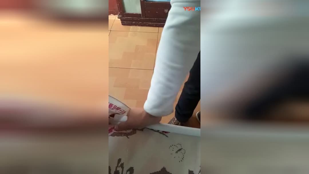 十字绣PVC卡管正确固定绣布的方法步骤