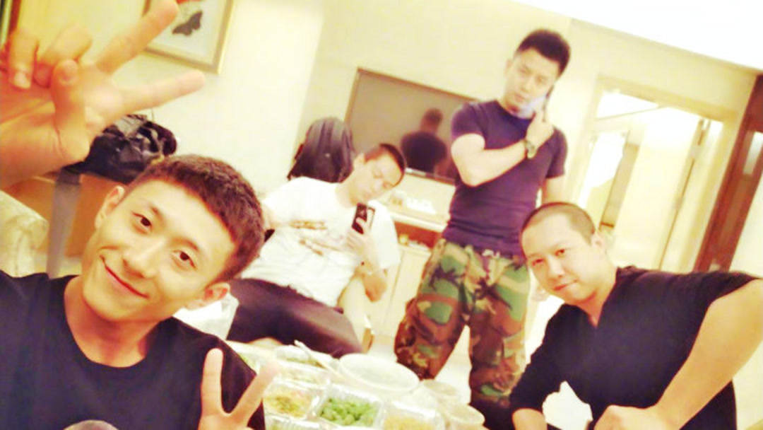 他从小童星出道,却在最火的时候选择回归校园