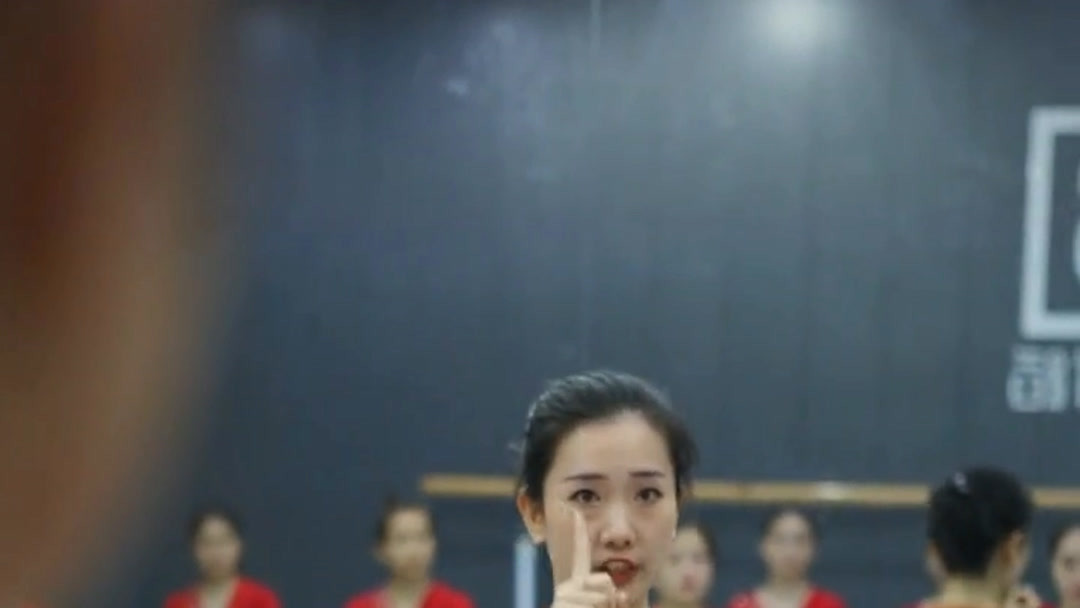 舞蹈老师教授技巧,如何更好的指出学生的问题。《教学法》